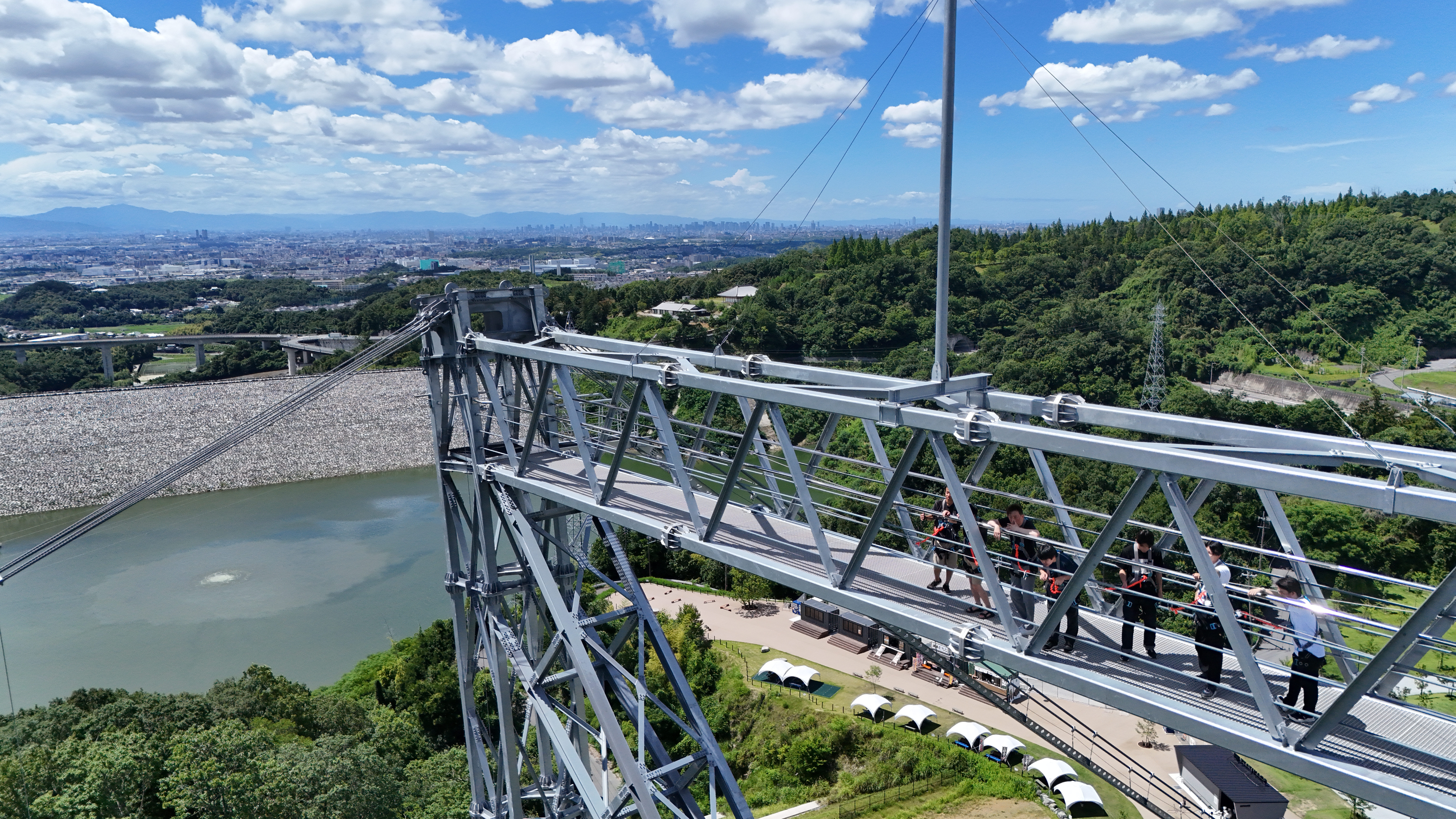 【公式】グラビテート大阪｜日本最長の歩行者専用つり橋 GODA BRIDGE